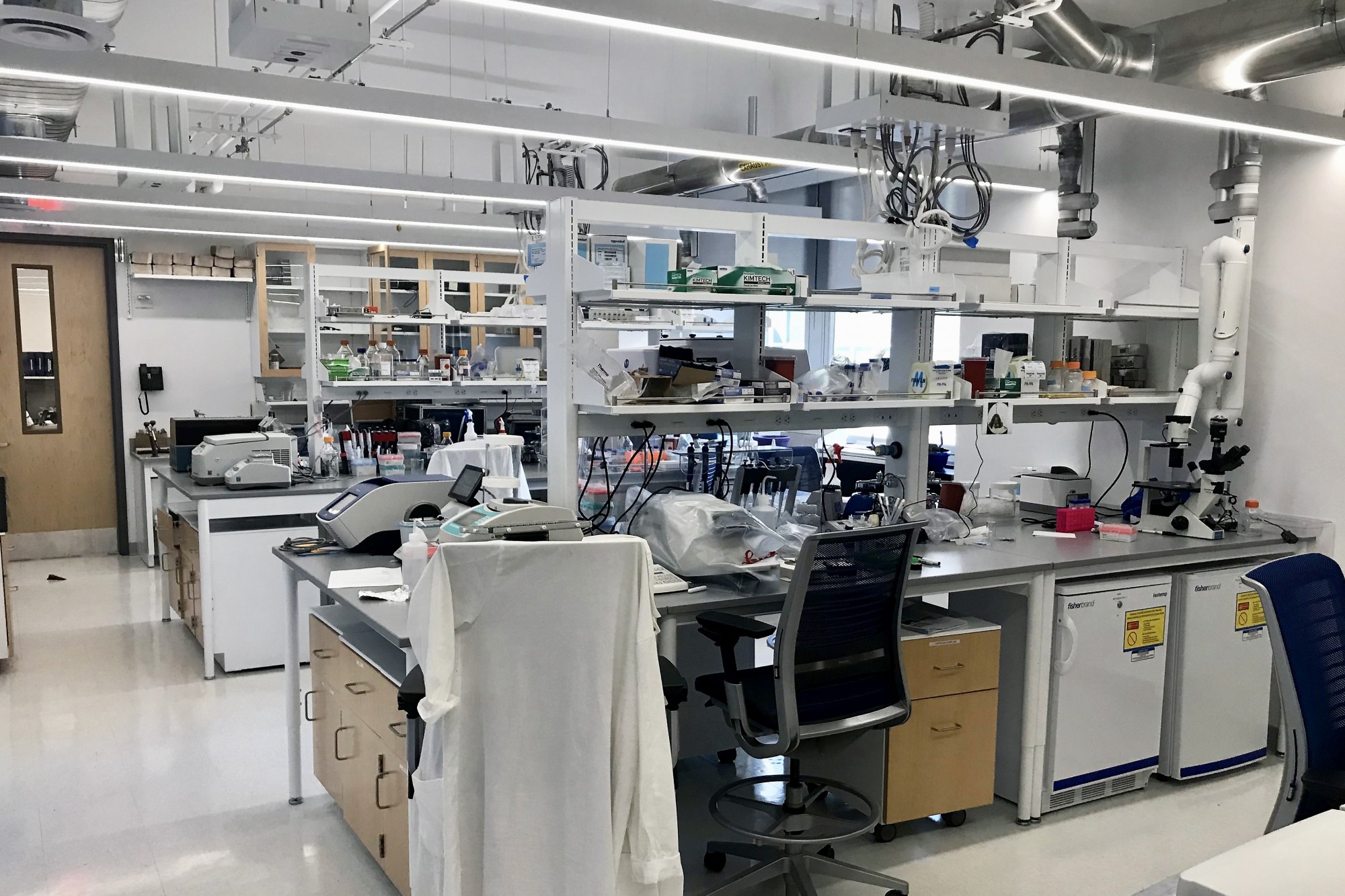 Fairchild 700 - Biology Lab and Aquatics Research Facilities | Design ...